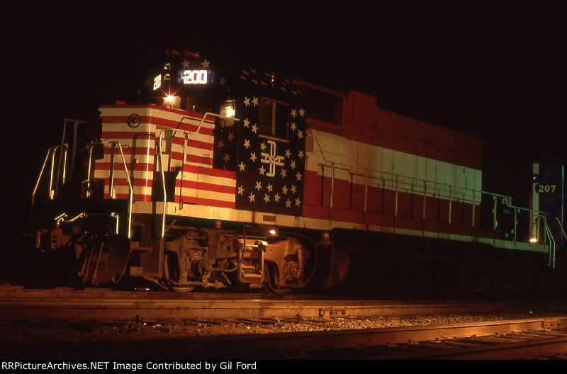 B&M Bicentennial 200(GP38-2)